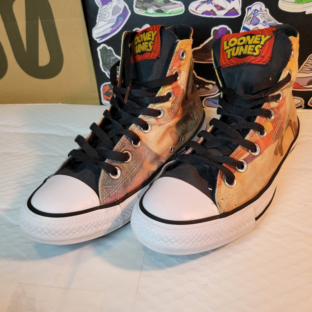 Vintage Converse X Looney Tunes All Star Chuck Taylor… - Gem